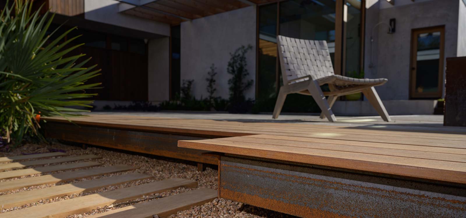 attachment-theory-bg | ecotopes